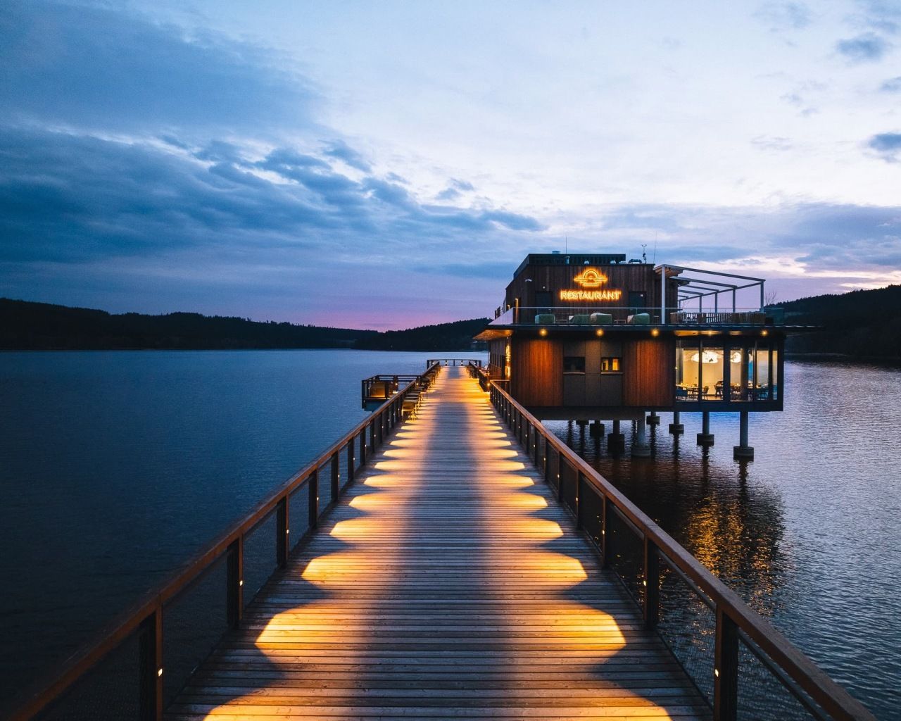 MOLO Restaurant – zážitková restaurace nad jezerem Lipno